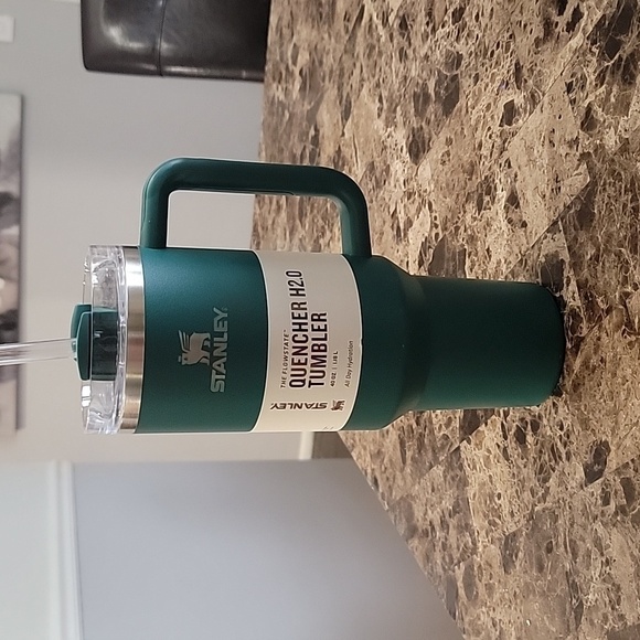 Stanley | Dining | Nwt Stanley Cup 4 Oz H2o Quencher Flowstate Tumbler ...